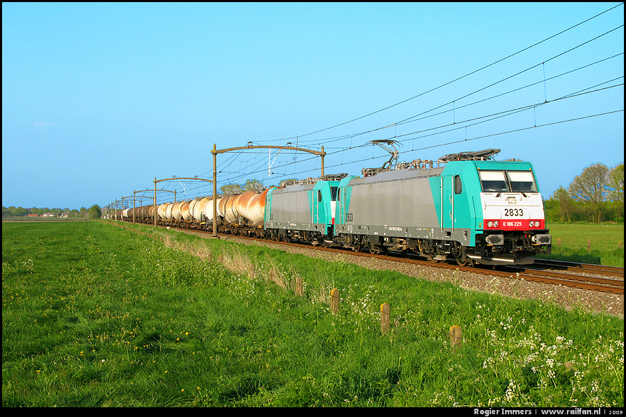 Www RAILFAN nl B Cargo 2833 2832